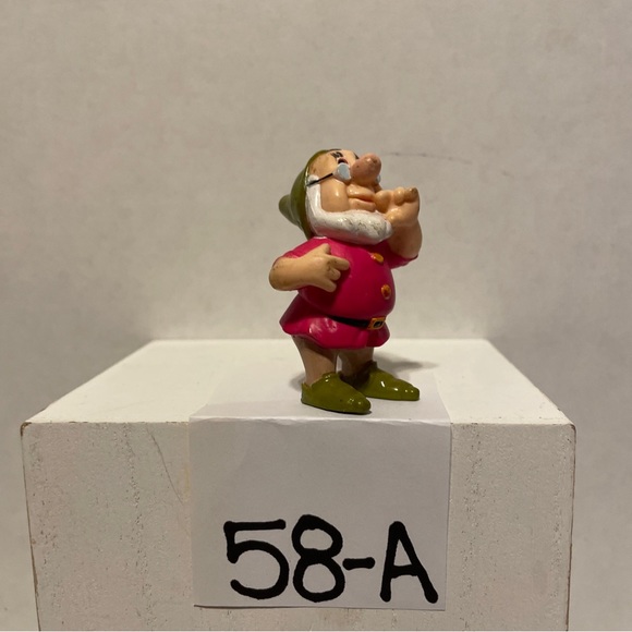Disney | Toys | Seven Dwarfs From Snow White Disney 2 Inch Figures ...